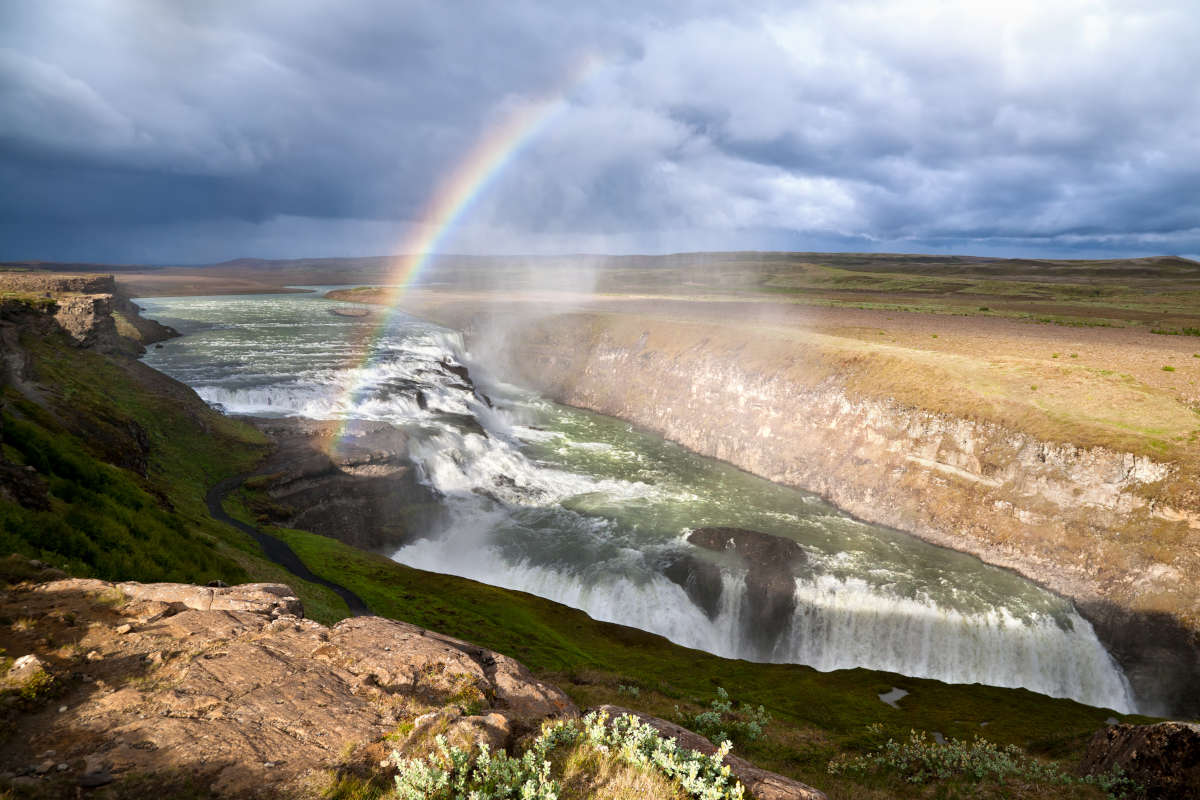 Comment les arcs-en-ciel se forment-il et pourquoi ont-ils 7 couleurs ...