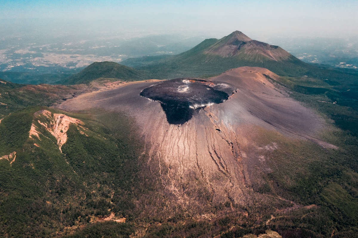 Comment se forme un volcan ? Comprendre les mécanismes et étapes-clés ...